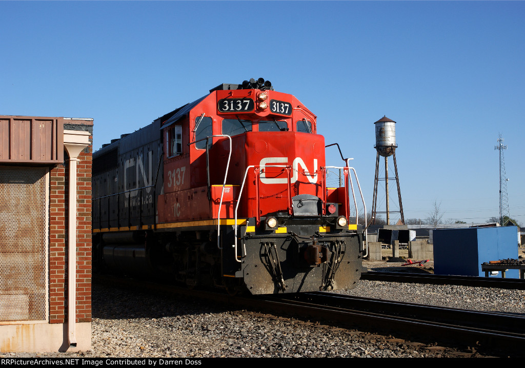 Ic 3137 by the depot